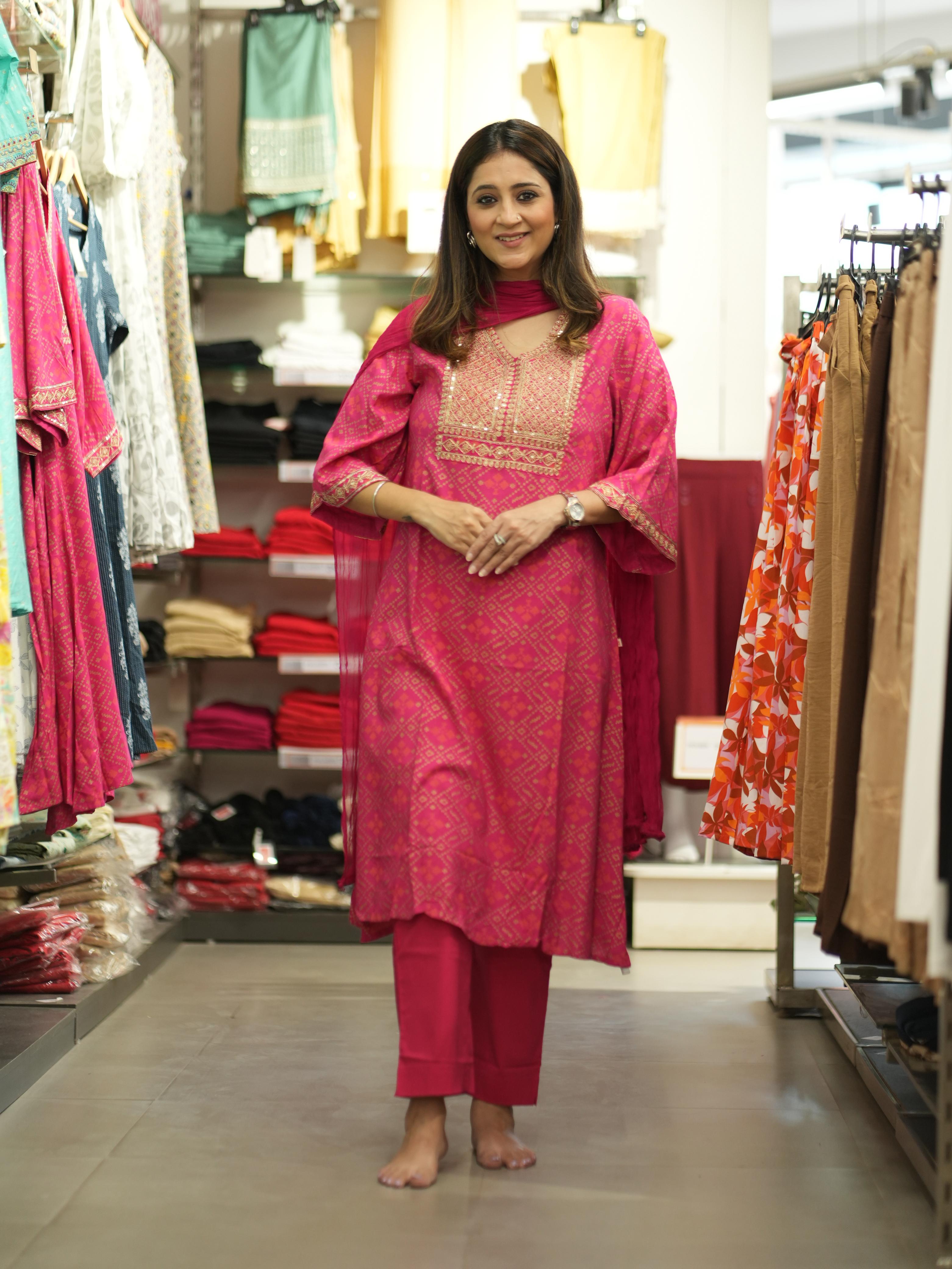 HyperMarket near Mota Varachha | V-Mart